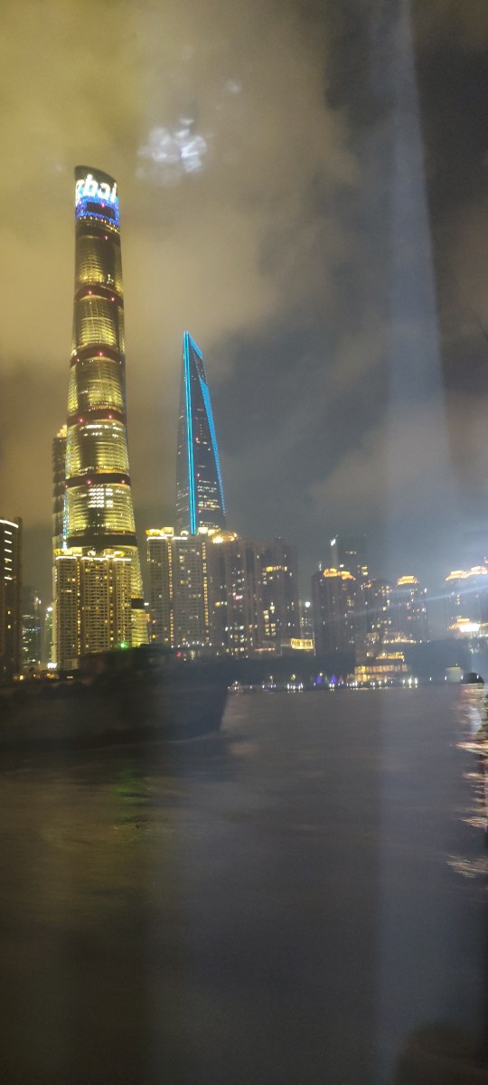 통제된 자유의 도시, 상하이 (Shanghai, the city of controlled freedom) – Delivering ...